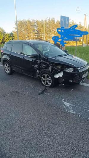 Melns Ford Kuga 2015 Panevēža, ar dzinēja tilpumu 2.00 L un nobraukumu 254 tūkst. km par 2999 €, foto  vietnē AUTOMOTO.COM.LV