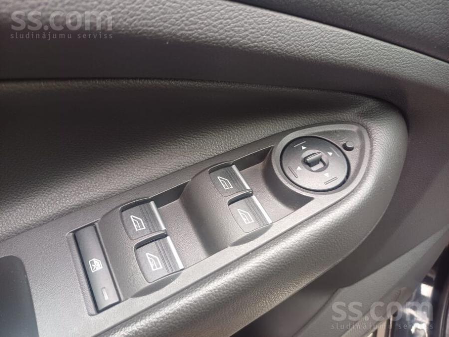 Melns Ford Kuga 2015 Daugavpils, ar dzinēja tilpumu 2.00 L un nobraukumu 0 tūkst. km par 12600 €, foto 10 vietnē AUTOMOTO.COM.LV