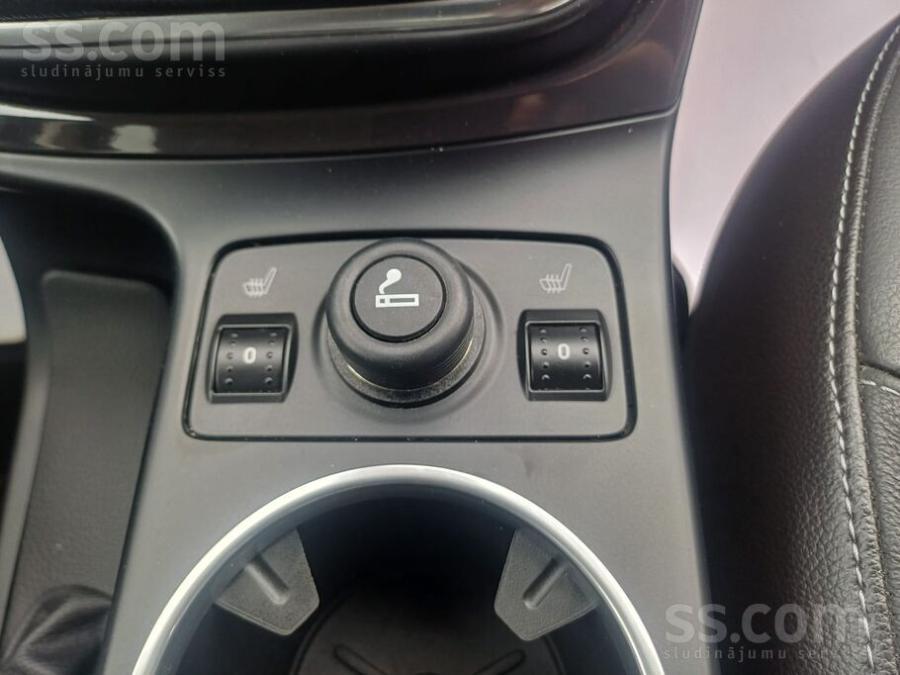 Melns Ford Kuga 2015 Daugavpils, ar dzinēja tilpumu 2.00 L un nobraukumu 0 tūkst. km par 12600 €, foto 15 vietnē AUTOMOTO.COM.LV