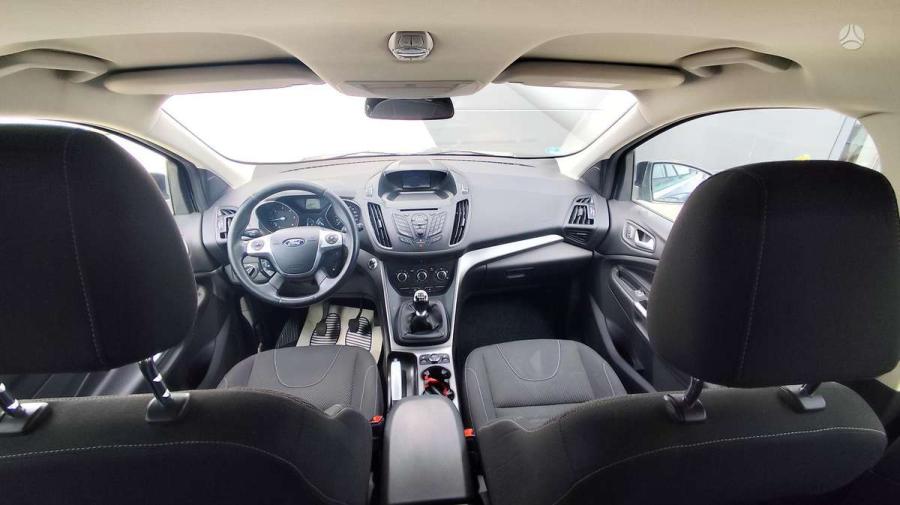 Black Ford Kuga 2015 in Kaunas, with an engine capacity of 2.00 L and mileage of 223 thousand km for 7250 €, photo 3 on AUTOMOTO.COM.LV