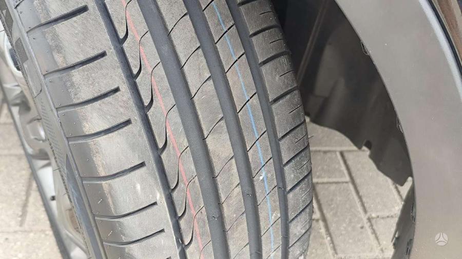 Black Ford Kuga 2015 in Kaunas, with an engine capacity of 2.00 L and mileage of 223 thousand km for 7250 €, photo 25 on AUTOMOTO.COM.LV