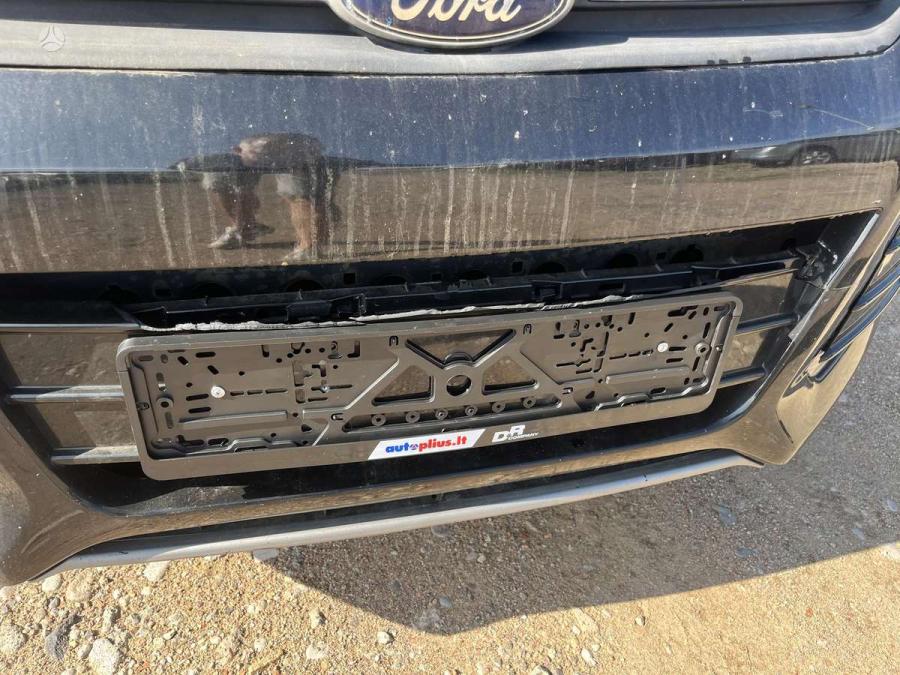 Black Ford Kuga 2015 in Taurage, with an engine capacity of 2.00 L and mileage of 226 thousand km for 4700 €, photo 9 on AUTOMOTO.COM.LV