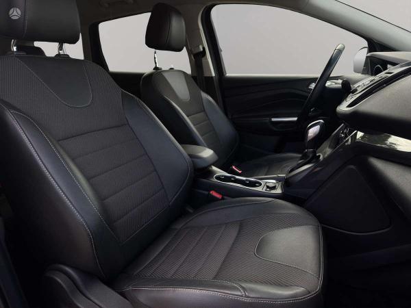 Ford Kuga 2015 in Klaipeda on AUTOMOTO.COM.LV Black Ford Kuga 2015 in Klaipeda, with an engine capacity of 2.00 L and mileage of 212 thousand km for 7999 €, photo 9 on AUTOMOTO.COM.LV