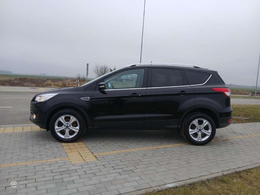 Black Ford Kuga 2016 in Marijampole, with an engine capacity of 1.50 L and mileage of 136 thousand km for 8850 €, photo 4 on AUTOMOTO.COM.LV