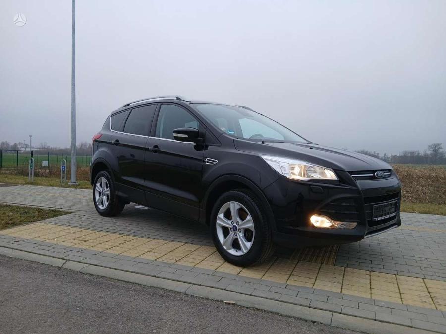 Black Ford Kuga 2016 in Marijampole, with an engine capacity of 1.50 L and mileage of 136 thousand km for 8850 €, photo 5 on AUTOMOTO.COM.LV