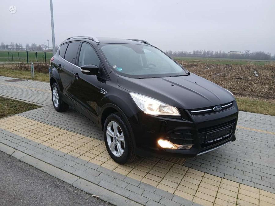 Black Ford Kuga 2016 in Marijampole, with an engine capacity of 1.50 L and mileage of 136 thousand km for 8850 €, photo 11 on AUTOMOTO.COM.LV