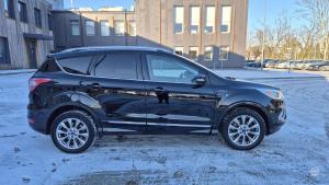 Black Ford Kuga 2016 in Taurage, with an engine capacity of 2.00 L and mileage of 154 thousand km for 8990 €, photo 5 on AUTOMOTO.COM.LV