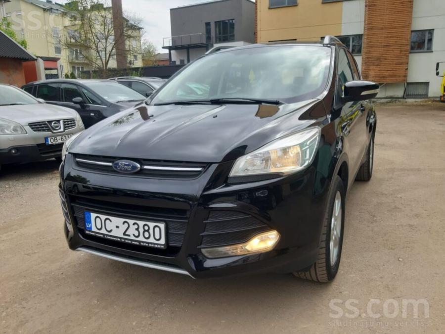 Black Ford Kuga 2016 in Daugavpils, with an engine capacity of 2.00 L and mileage of 0 thousand km for 9650 €, photo 5 on AUTOMOTO.COM.LV