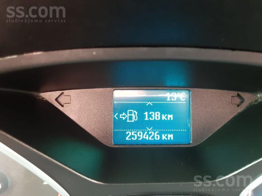 Black Ford Kuga 2016 in Daugavpils, with an engine capacity of 2.00 L and mileage of 0 thousand km for 9650 €, photo 15 on AUTOMOTO.COM.LV