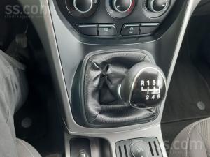 Black Ford Kuga 2016 in Daugavpils, with an engine capacity of 2.00 L and mileage of 0 thousand km for 9650 €, photo 17 on AUTOMOTO.COM.LV