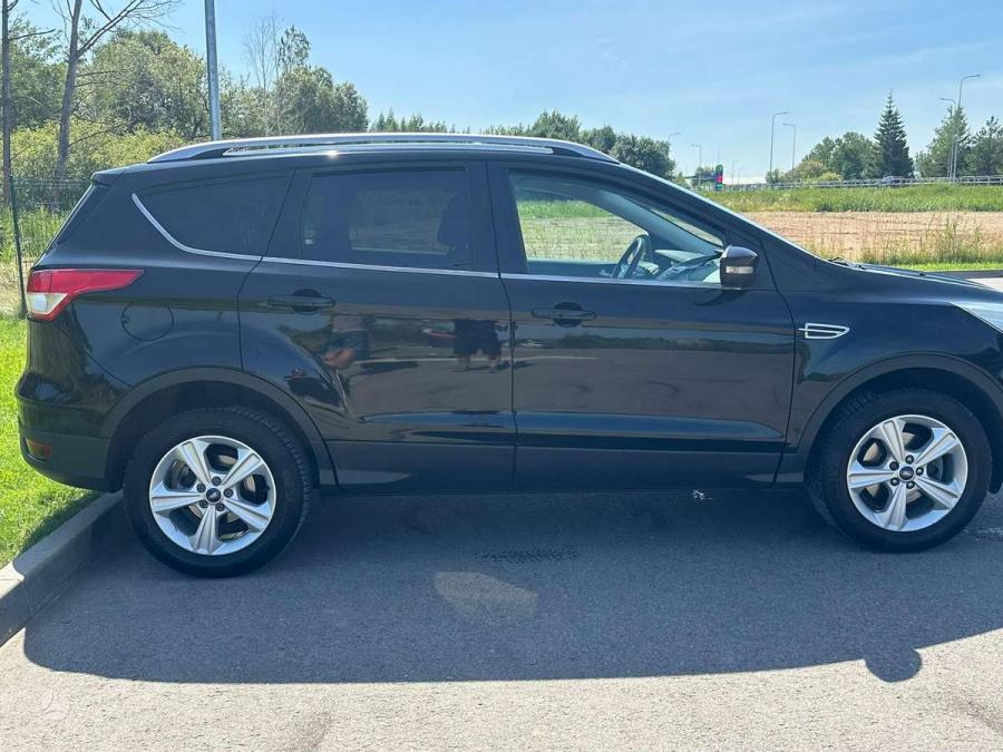 Melns Ford Kuga 2016 Utena, ar dzinēja tilpumu 1.50 L un nobraukumu 151 tūkst. km par 8650 €, foto 12 vietnē AUTOMOTO.COM.LV