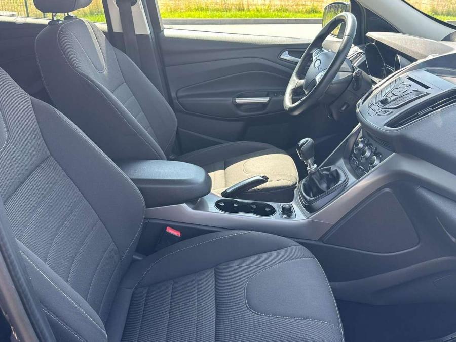 Melns Ford Kuga 2016 Utena, ar dzinēja tilpumu 1.50 L un nobraukumu 151 tūkst. km par 8650 €, foto 14 vietnē AUTOMOTO.COM.LV