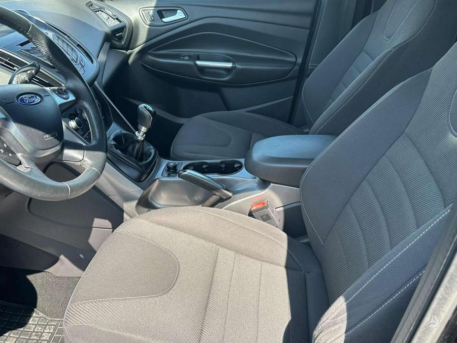 Melns Ford Kuga 2016 Utena, ar dzinēja tilpumu 1.50 L un nobraukumu 151 tūkst. km par 8650 €, foto 22 vietnē AUTOMOTO.COM.LV