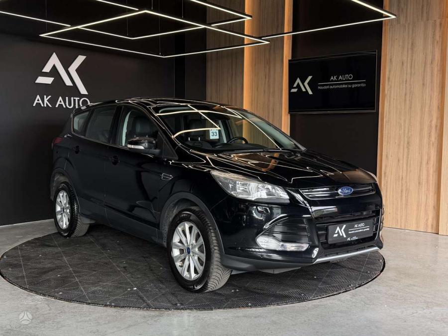 Black Ford Kuga 2016 in Kaunas, with an engine capacity of 1.50 L and mileage of 117 thousand km for 8990 €, photo 3 on AUTOMOTO.COM.LV
