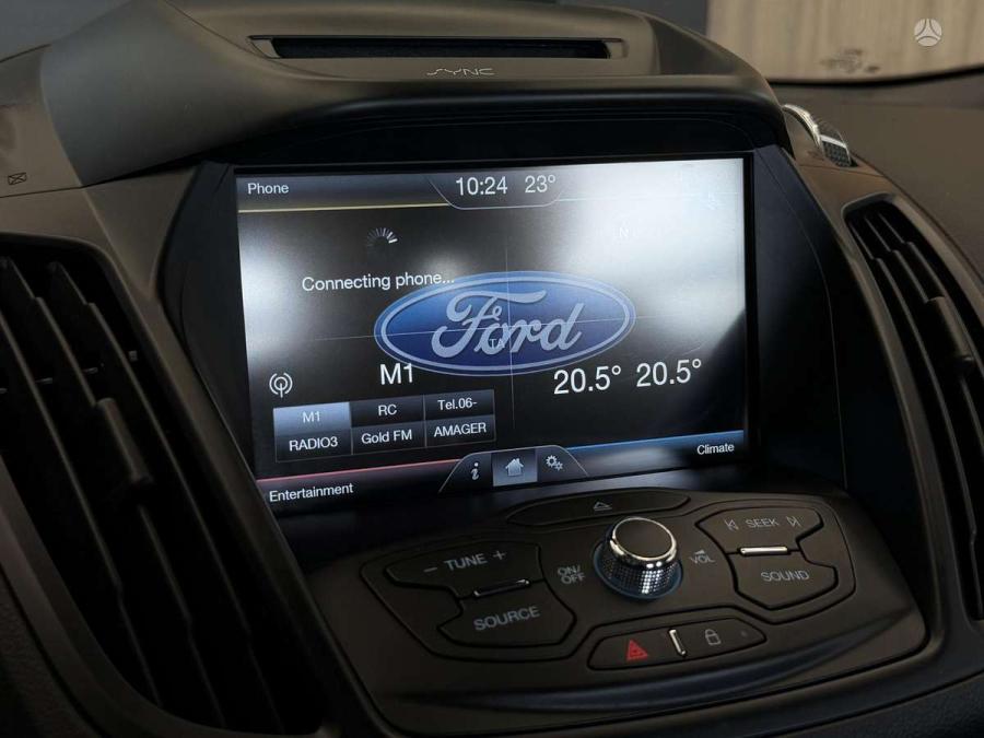 Black Ford Kuga 2016 in Kaunas, with an engine capacity of 1.50 L and mileage of 117 thousand km for 8990 €, photo 31 on AUTOMOTO.COM.LV