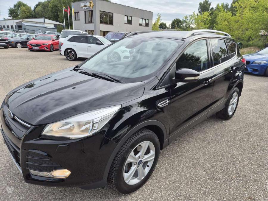 Black Ford Kuga 2016 in Utena, with an engine capacity of 1.50 L and mileage of 151 thousand km for 8650 €, photo 9 on AUTOMOTO.COM.LV
