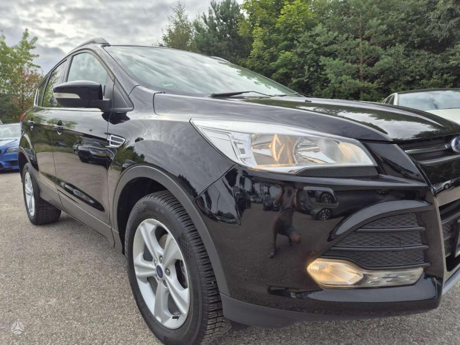Black Ford Kuga 2016 in Utena, with an engine capacity of 1.50 L and mileage of 151 thousand km for 8650 €, photo 15 on AUTOMOTO.COM.LV