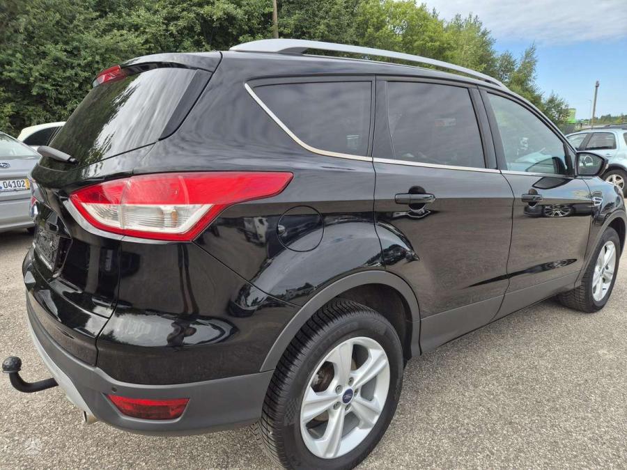 Black Ford Kuga 2016 in Utena, with an engine capacity of 1.50 L and mileage of 151 thousand km for 8650 €, photo 16 on AUTOMOTO.COM.LV
