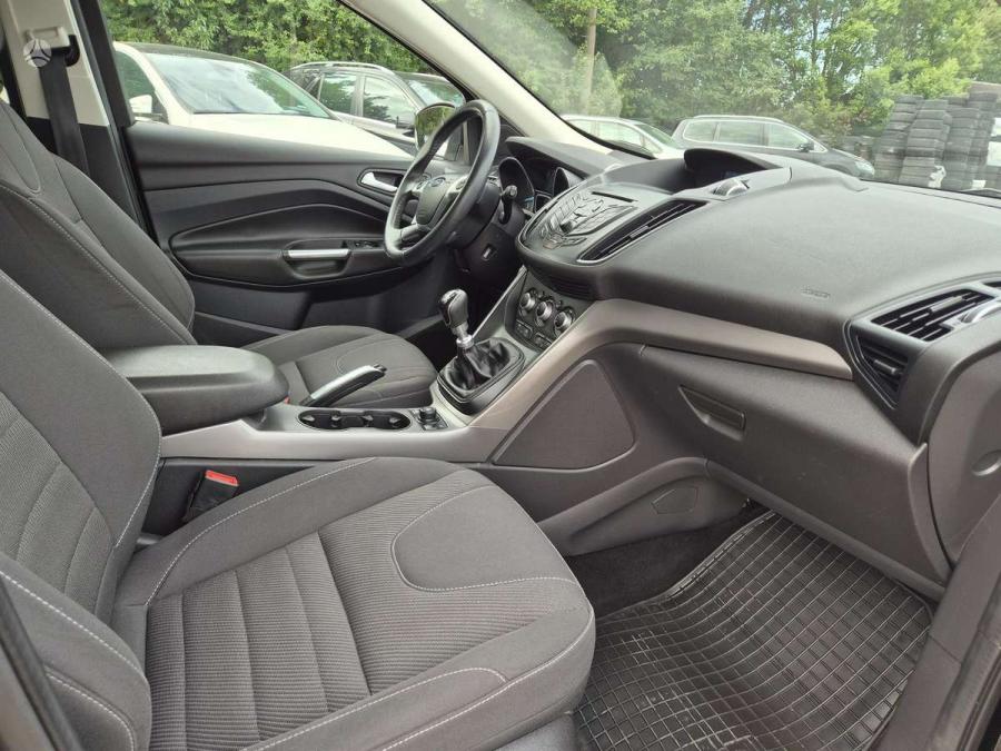 Black Ford Kuga 2016 in Utena, with an engine capacity of 1.50 L and mileage of 151 thousand km for 8650 €, photo 24 on AUTOMOTO.COM.LV
