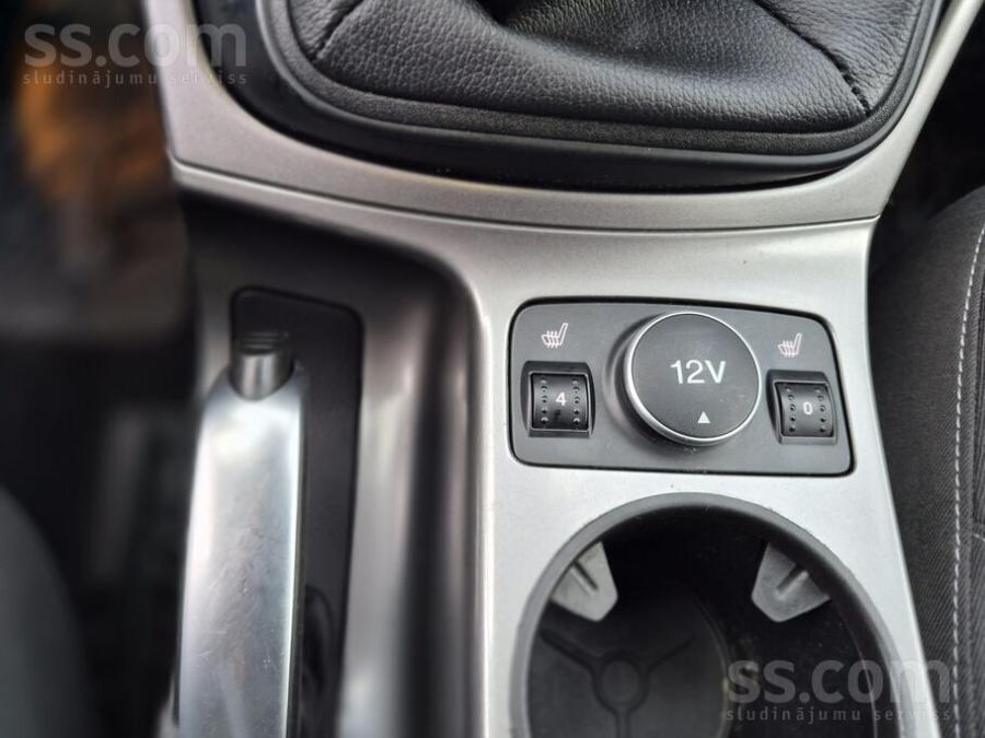 Black Ford Kuga 2016 in Daugavpils, with an engine capacity of 1.50 L and mileage of 0 thousand km for 6950 €, photo 17 on AUTOMOTO.COM.LV