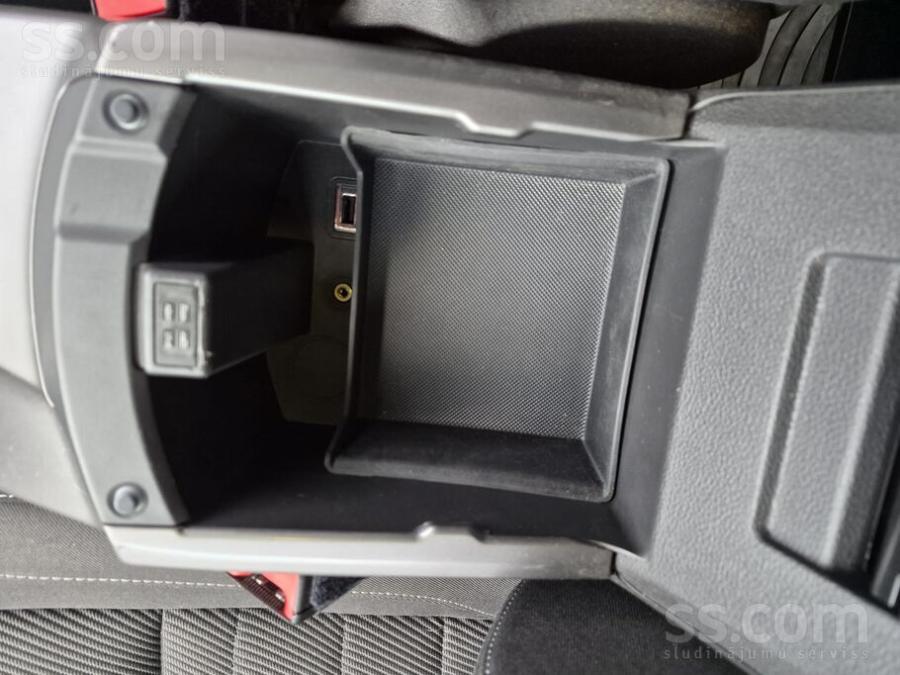 Black Ford Kuga 2016 in Daugavpils, with an engine capacity of 1.50 L and mileage of 0 thousand km for 6950 €, photo 19 on AUTOMOTO.COM.LV