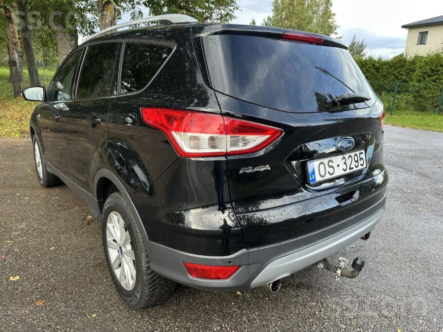 Black Ford Kuga 2016 in Riga, with an engine capacity of 1.50 L and mileage of 119 thousand km for 9990 €, photo 4 on AUTOMOTO.COM.LV
