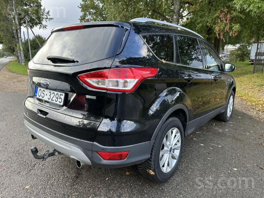 Black Ford Kuga 2016 in Riga, with an engine capacity of 1.50 L and mileage of 119 thousand km for 9990 €, photo 6 on AUTOMOTO.COM.LV