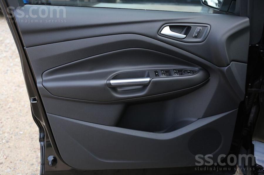 Melns Ford Kuga 2016 Tukums, ar dzinēja tilpumu 1.50 L un nobraukumu 145 tūkst. km par 8690 €, foto 10 vietnē AUTOMOTO.COM.LV