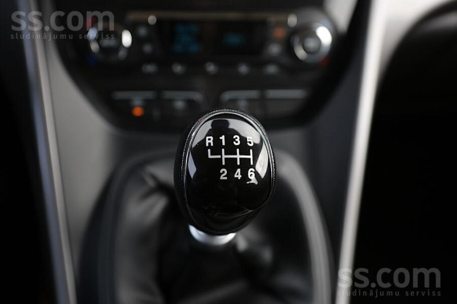 Melns Ford Kuga 2016 Tukums, ar dzinēja tilpumu 1.50 L un nobraukumu 145 tūkst. km par 8690 €, foto 21 vietnē AUTOMOTO.COM.LV