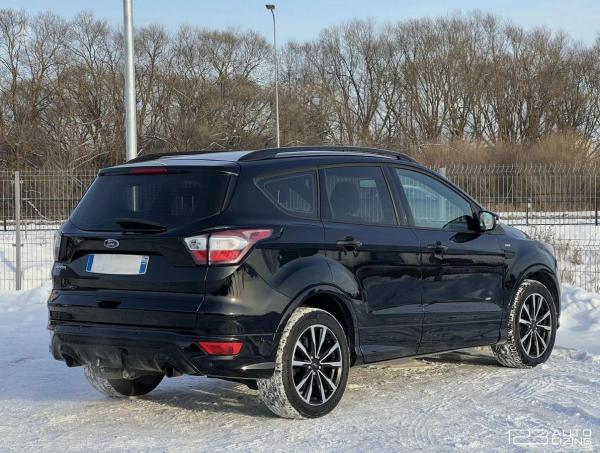 Black Ford Kuga 2017 in Taurage, with an engine capacity of 2.00 L and mileage of 203 thousand km for 10900 €, photo 5 on AUTOMOTO.COM.LV
