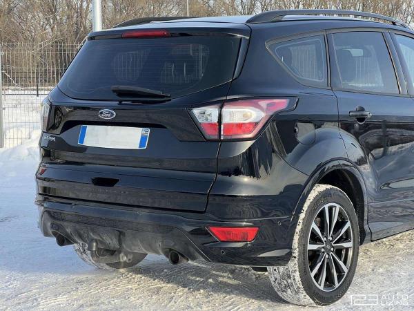 Black Ford Kuga 2017 in Taurage, with an engine capacity of 2.00 L and mileage of 203 thousand km for 10900 €, photo 6 on AUTOMOTO.COM.LV