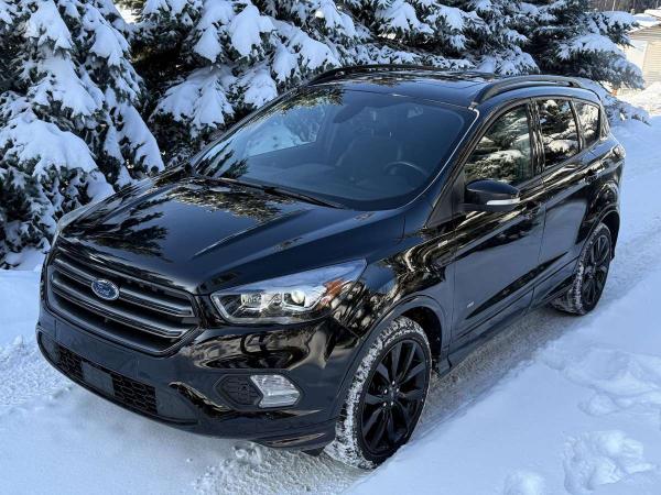 Melns Ford Kuga 2017 Utena, ar dzinēja tilpumu 2.00 L un nobraukumu 190 tūkst. km par 12700 €, foto 2 vietnē AUTOMOTO.COM.LV
