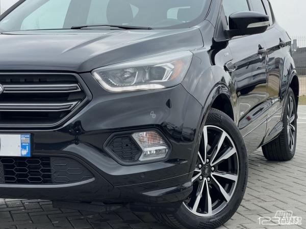 Black Ford Kuga 2017 in Taurage, with an engine capacity of 2.00 L and mileage of 203 thousand km for 10300 €, photo 3 on AUTOMOTO.COM.LV