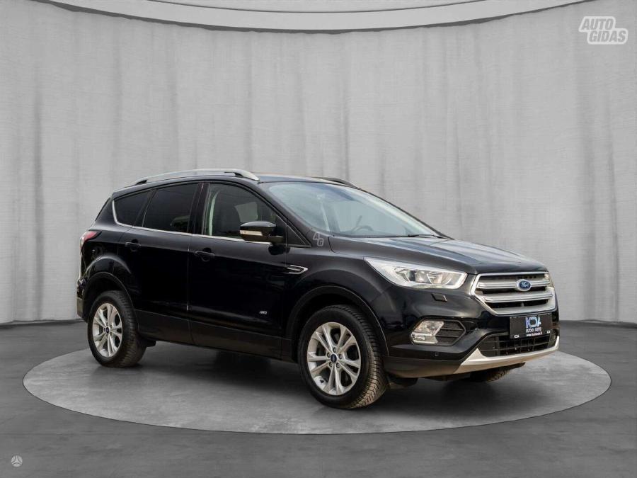 Black Ford Kuga 2017 in Marijampole, with an engine capacity of 2.00 L and mileage of 237 thousand km for 10250 €, photo 1 on AUTOMOTO.COM.LV