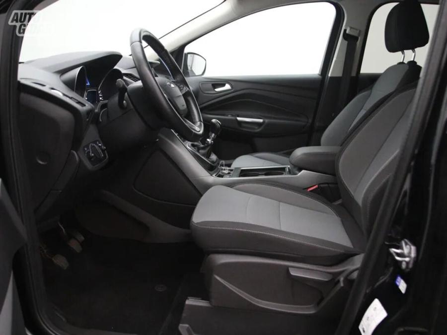 Black Ford Kuga 2017 in Vilnius, with an engine capacity of 1.50 L and mileage of 141 thousand km for 10099 €, photo 5 on AUTOMOTO.COM.LV