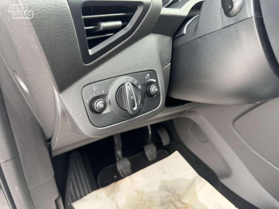 Black Ford Kuga 2017 in Kaunas, with an engine capacity of 2.00 L and mileage of 295 thousand km for 8200 €, photo 28 on AUTOMOTO.COM.LV