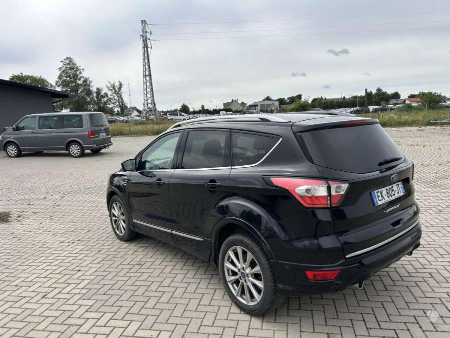 Black Ford Kuga 2017 in Taurage, with an engine capacity of 2.00 L and mileage of 285 thousand km for 9200 €, photo 7 on AUTOMOTO.COM.LV
