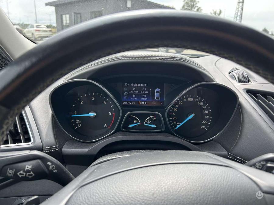 Black Ford Kuga 2017 in Taurage, with an engine capacity of 2.00 L and mileage of 285 thousand km for 9200 €, photo 10 on AUTOMOTO.COM.LV