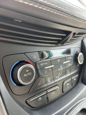 Black Ford Kuga 2017 in Taurage, with an engine capacity of 2.00 L and mileage of 285 thousand km for 9200 €, photo 12 on AUTOMOTO.COM.LV