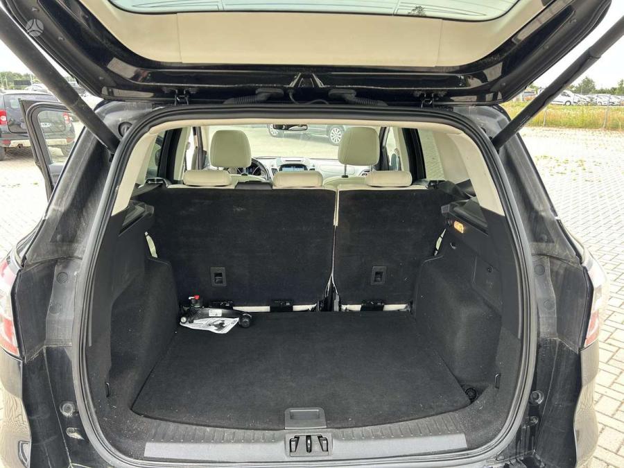 Black Ford Kuga 2017 in Taurage, with an engine capacity of 2.00 L and mileage of 285 thousand km for 9200 €, photo 18 on AUTOMOTO.COM.LV