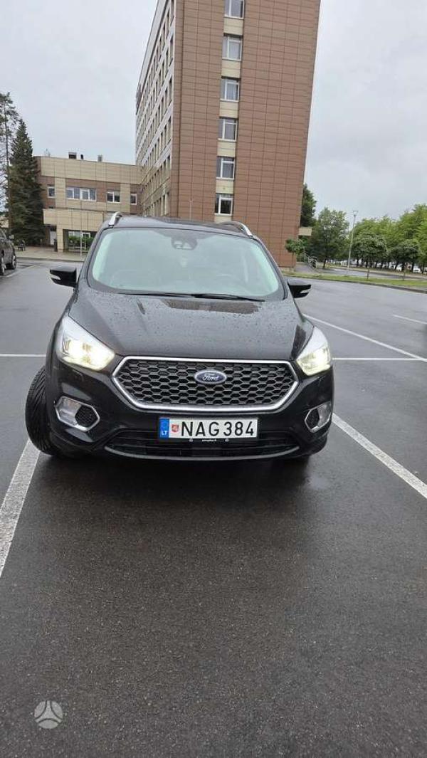 Ford Kuga 2017 Viļņa vietnē Melns Ford Kuga 2017 Viļņa, ar dzinēja tilpumu 2.00 L un nobraukumu 230 tūkst. km par 12500 €, foto 3 vietnē AUTOMOTO.COM.LV