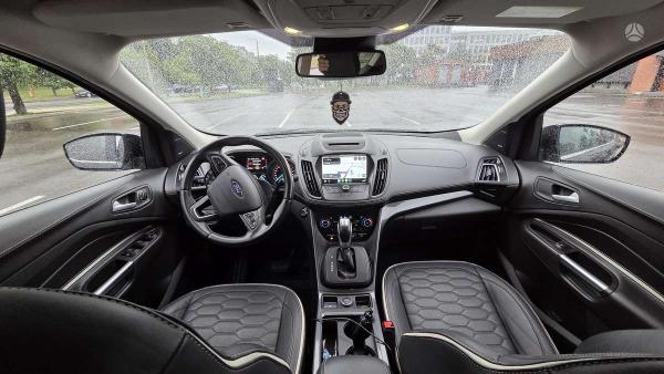 Ford Kuga 2017 Viļņa vietnē Melns Ford Kuga 2017 Viļņa, ar dzinēja tilpumu 2.00 L un nobraukumu 230 tūkst. km par 12500 €, foto 11 vietnē AUTOMOTO.COM.LV