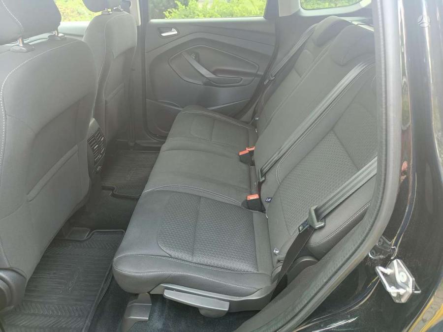 Black Ford Kuga 2017 in Vilnius, with an engine capacity of 1.50 L and mileage of 72 thousand km for 12500 €, photo 6 on AUTOMOTO.COM.LV