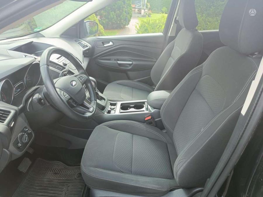 Black Ford Kuga 2017 in Vilnius, with an engine capacity of 1.50 L and mileage of 72 thousand km for 12500 €, photo 7 on AUTOMOTO.COM.LV