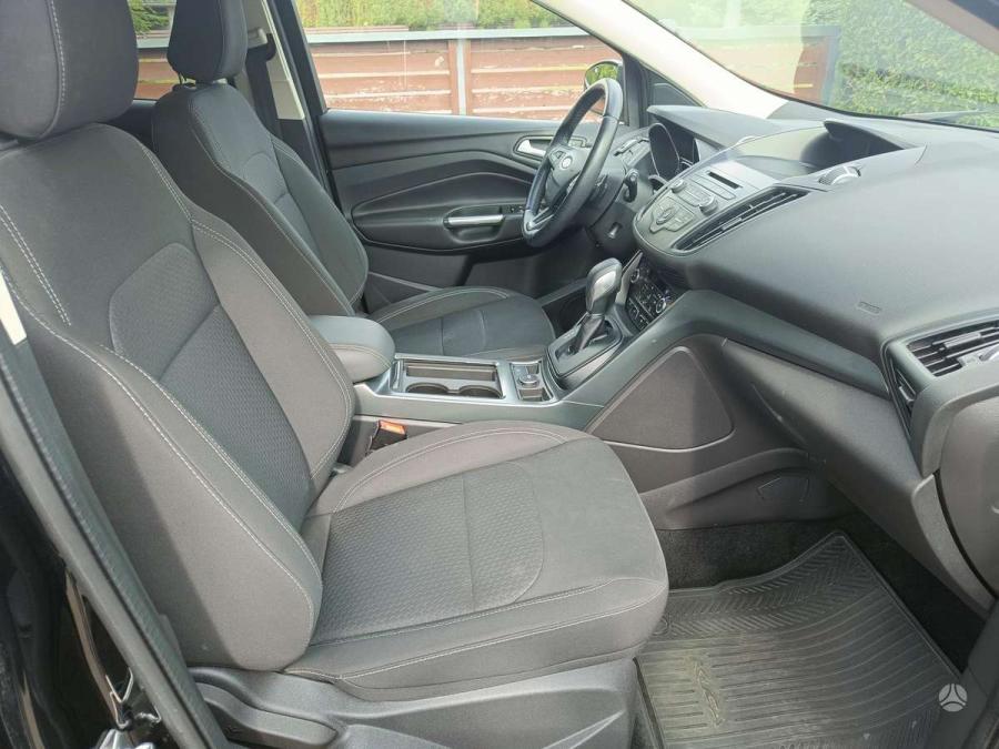 Black Ford Kuga 2017 in Vilnius, with an engine capacity of 1.50 L and mileage of 72 thousand km for 12500 €, photo 8 on AUTOMOTO.COM.LV