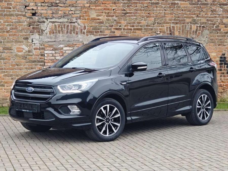 Melns Ford Kuga 2018 Kėdainiai, ar dzinēja tilpumu 2.00 L un nobraukumu 171 tūkst. km par 12600 €, foto 1 vietnē AUTOMOTO.COM.LV
