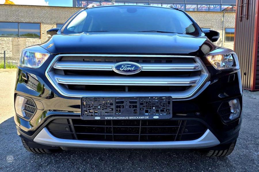 Melns Ford Kuga 2018 Kretinga, ar dzinēja tilpumu 1.50 L un nobraukumu 147 tūkst. km par 8750 €, foto 3 vietnē AUTOMOTO.COM.LV