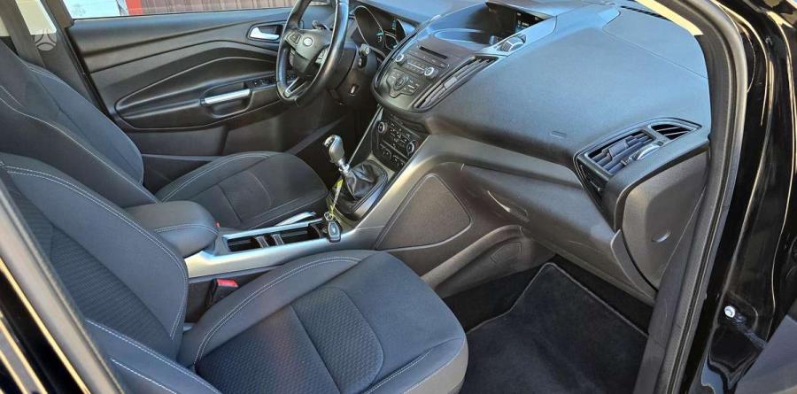Melns Ford Kuga 2018 Kretinga, ar dzinēja tilpumu 1.50 L un nobraukumu 147 tūkst. km par 8750 €, foto 20 vietnē AUTOMOTO.COM.LV