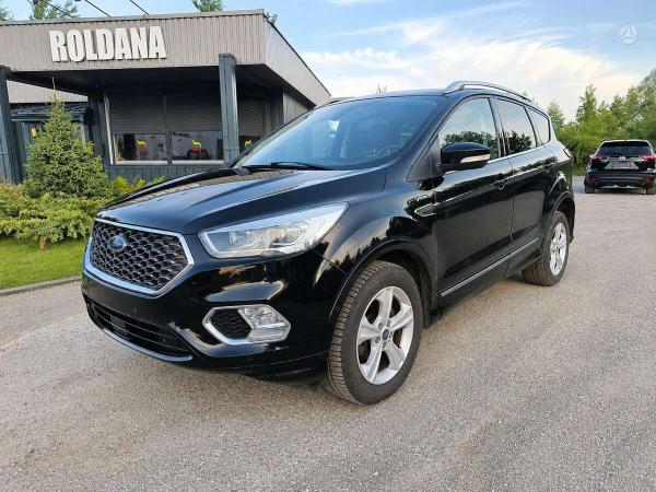 Melns Ford Kuga 2018 Pakruojis, ar dzinēja tilpumu 1.50 L un nobraukumu 194 tūkst. km par 8500 €, foto  vietnē AUTOMOTO.COM.LV