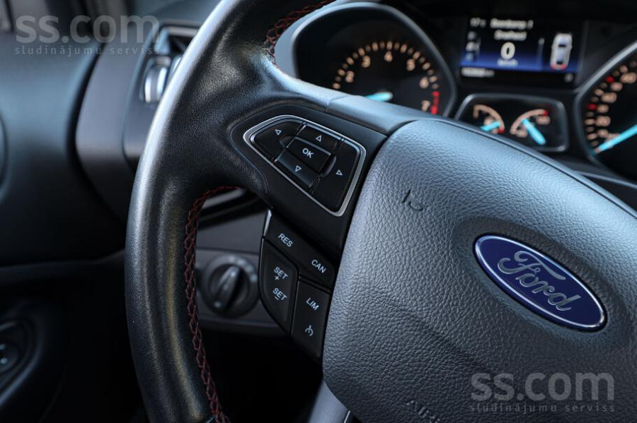 Black Ford Kuga 2018 in Jelgava, with an engine capacity of 1.50 L and mileage of 0 thousand km for 12990 €, photo 23 on AUTOMOTO.COM.LV